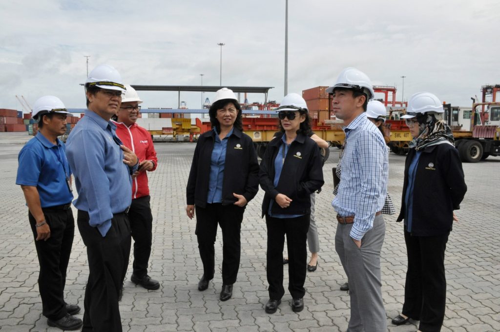 Handing over equipments to SBCP by Cargotec – Sabah Ports Sdn. Bhd.